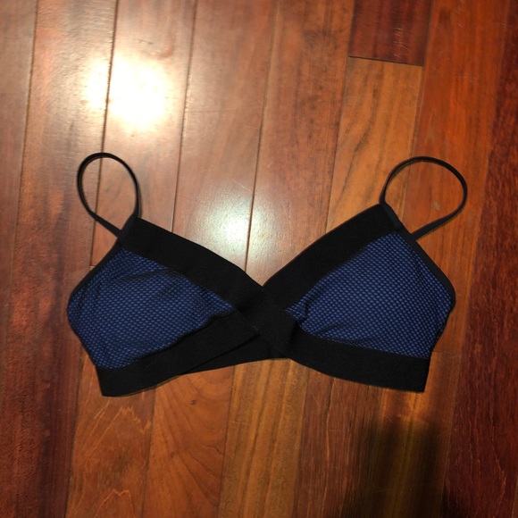 Fabletics | Tops | Fabletics Sports Bra | Poshmark
